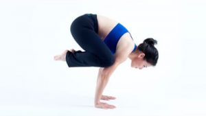 ¡Aprende a realizar esta postura! - Bakasana o Postura del Cuervo o Grulla - Yogateca